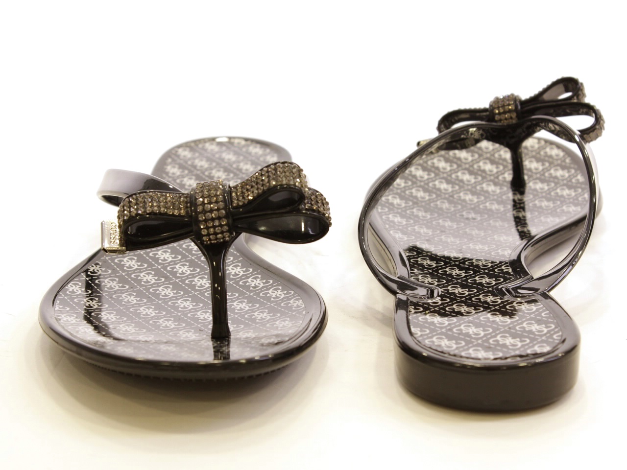 Chinelos, Mules, Socas Guess Outlet - 465 FL5JELVIN21 | Loja Glispe
